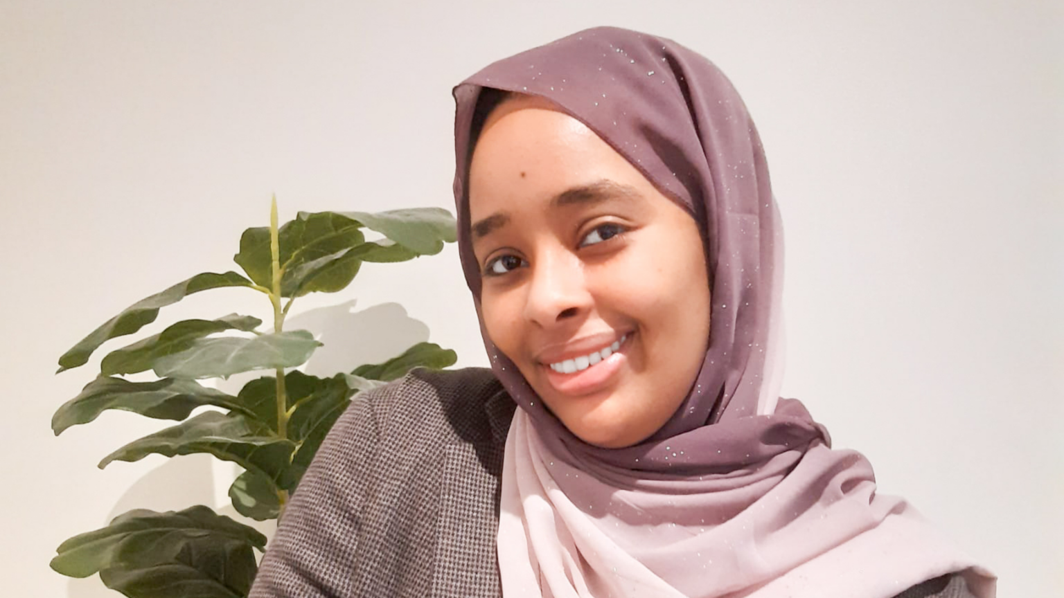 High School Scholarship For Girls | Harding Miller Education Foundation